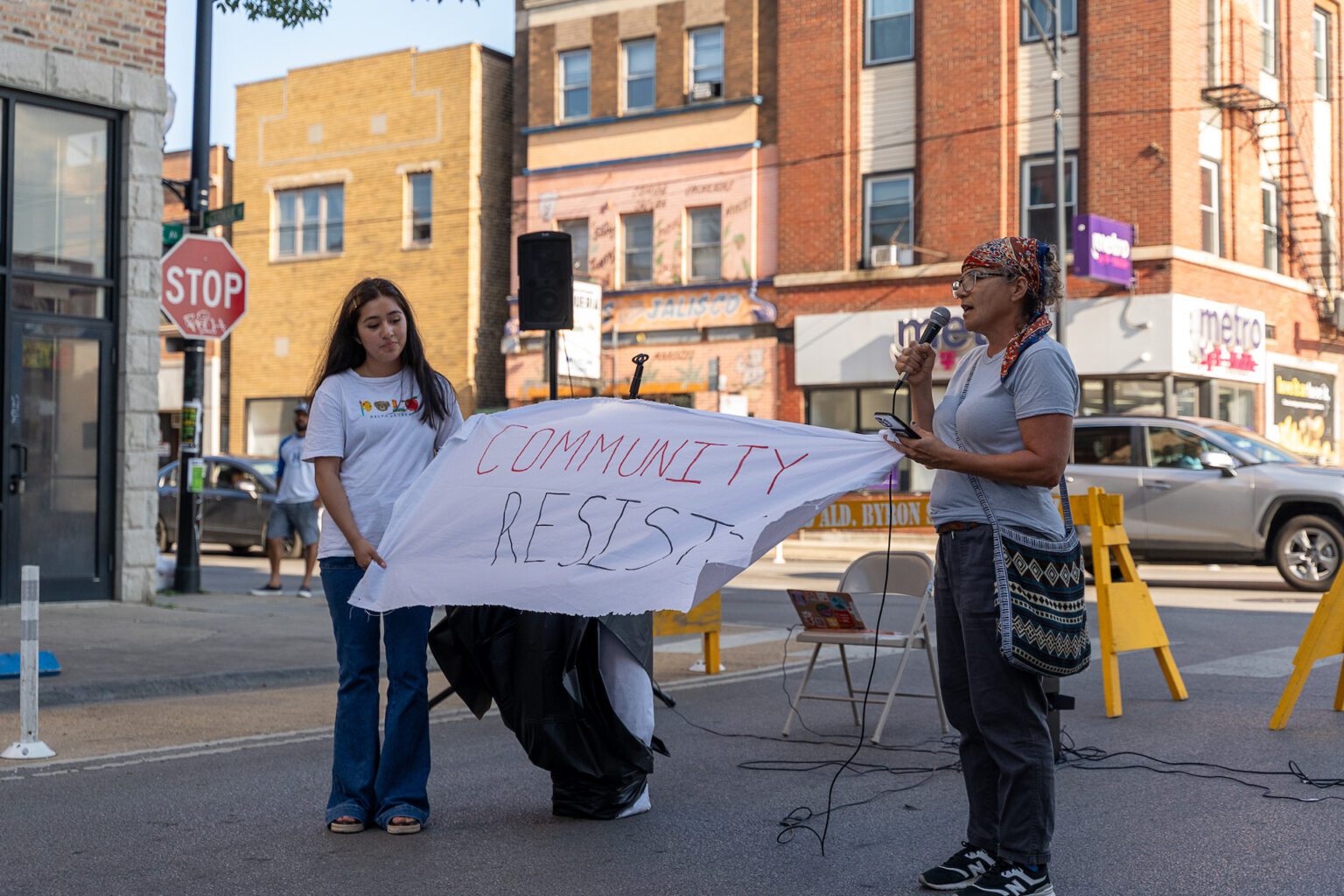 Chicago Latino Communities Mobilize Against ICE Raids
